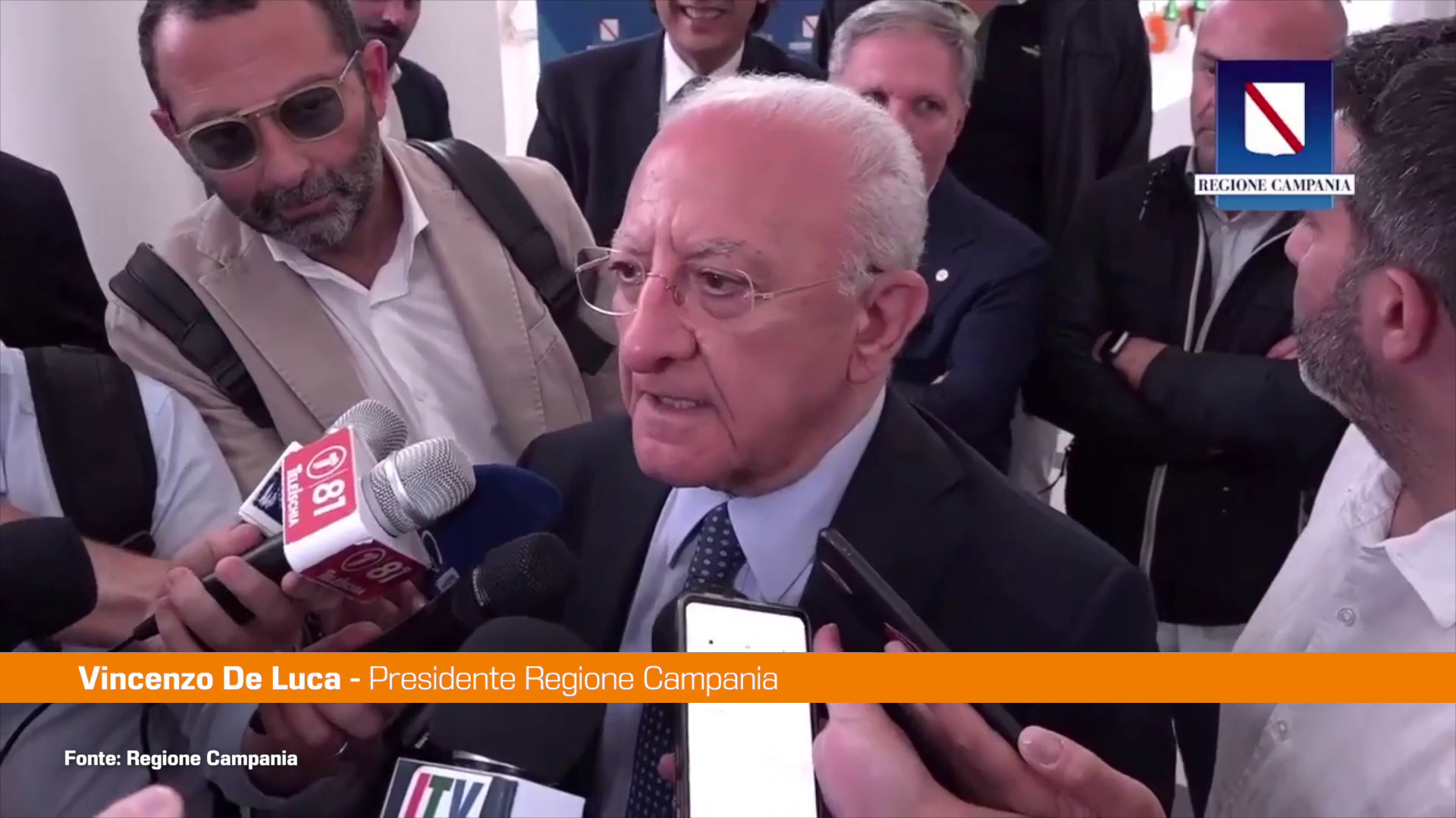 De Luca "Meloni ci ha comunicato la sua nuova e vera identità" - Video ...