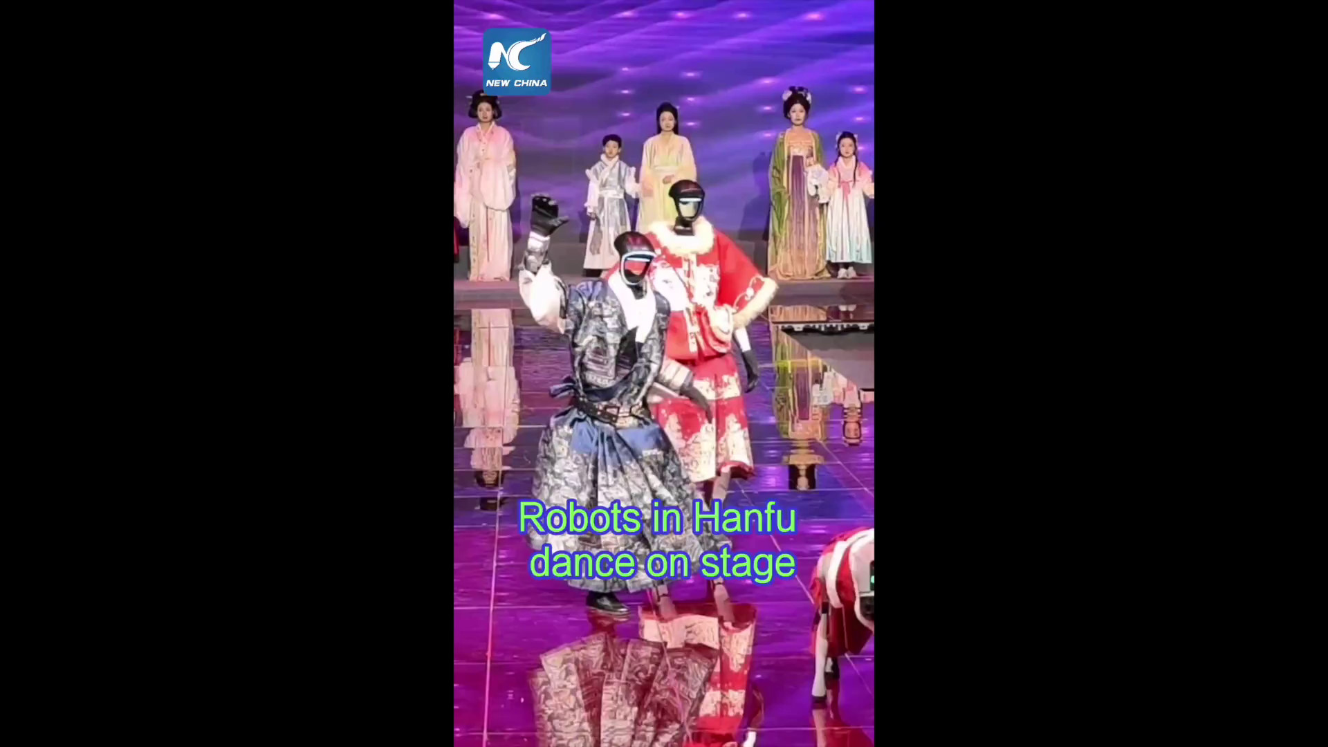 Cina: robot in Hanfu danzano su palco di festival culturale nello ...